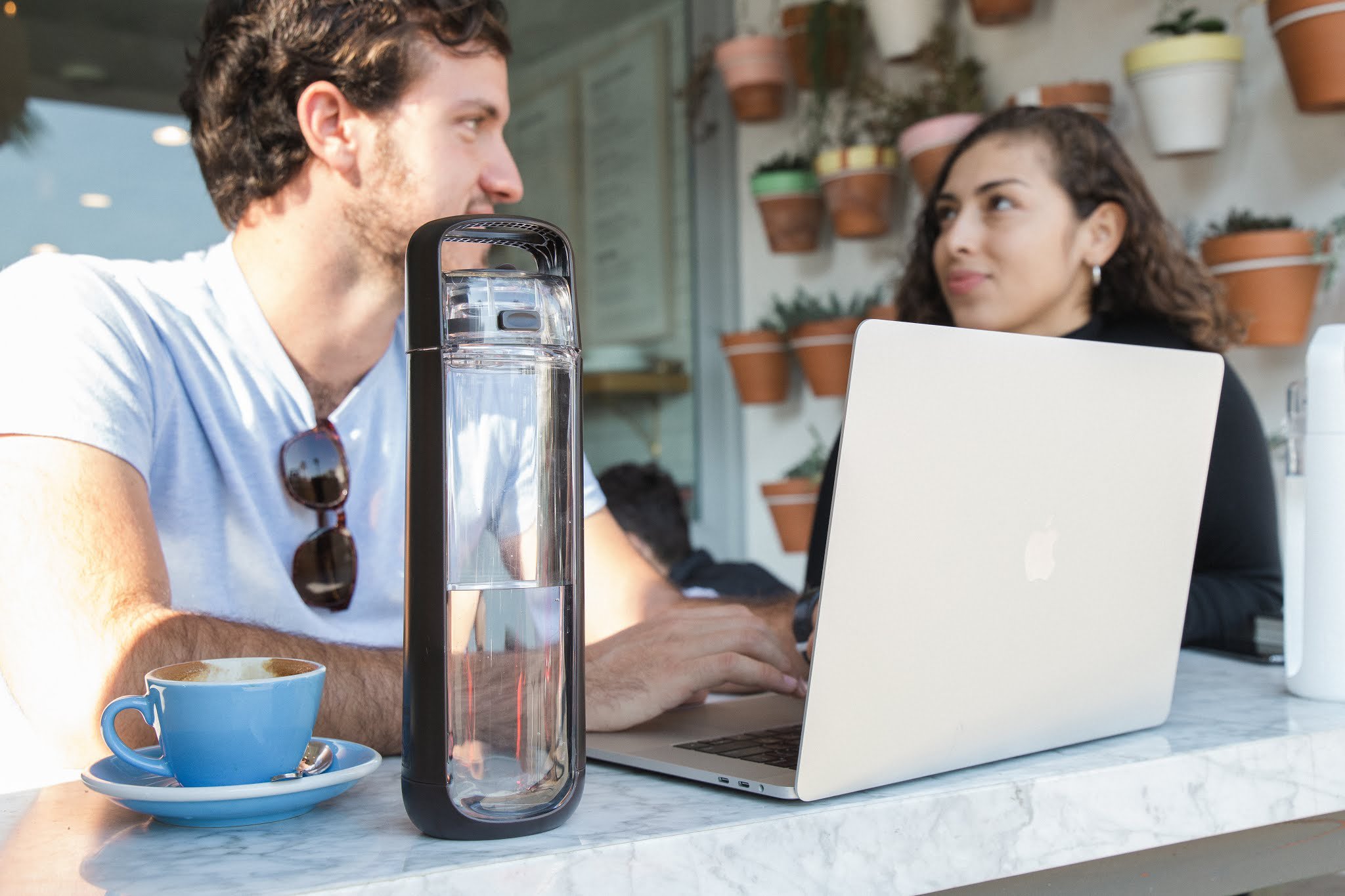 Take a reusable water bottle to work, but why? - KOR